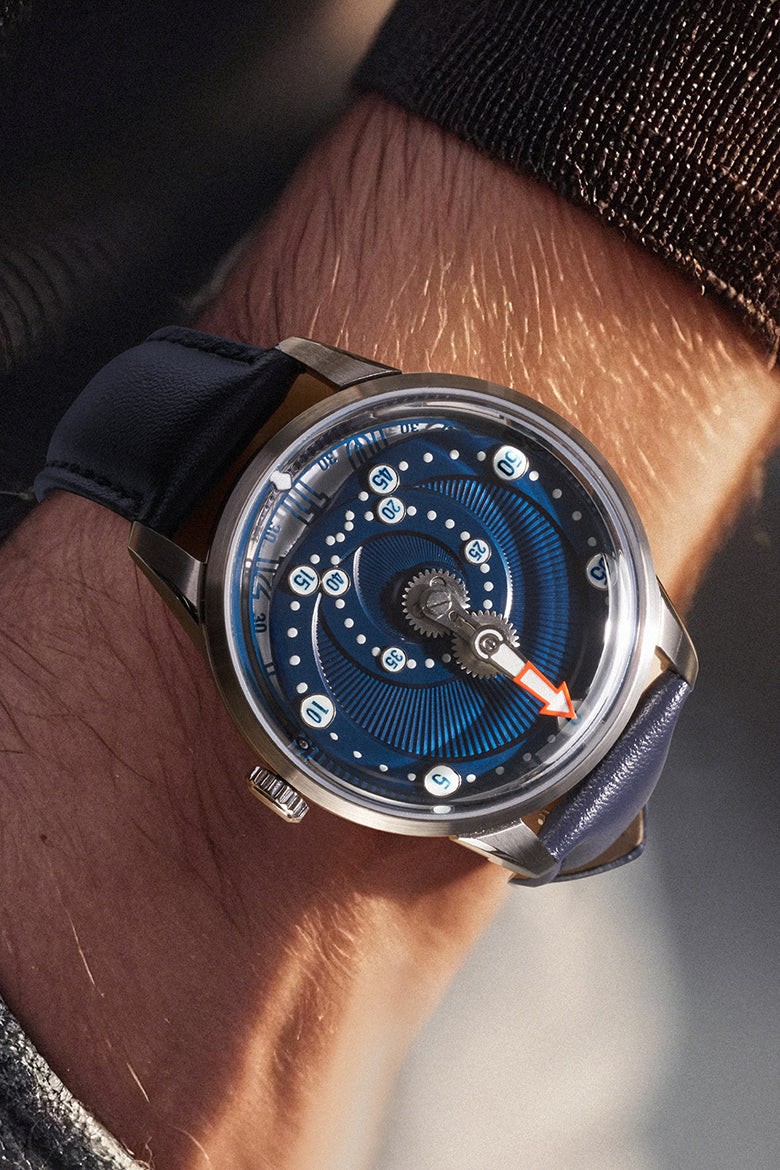 The Automatic Wandering Hour Watch – Mandetbrote